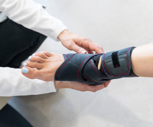 Su guía para usar una tobillera – Orthopedic Outfitters